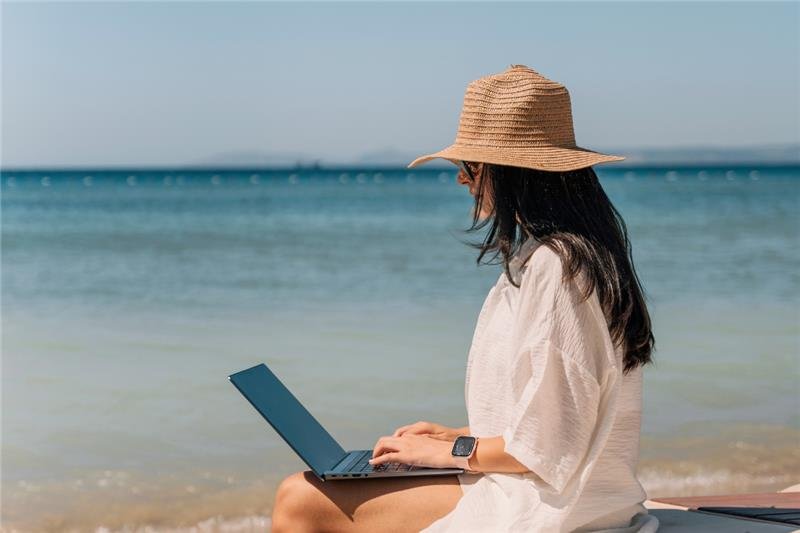 Travel Laptops | Best Lightweight and Compact Choices